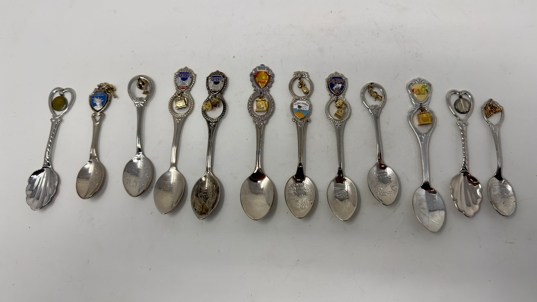 Set of 12 Collector Spoons USA With Charms - Etsy