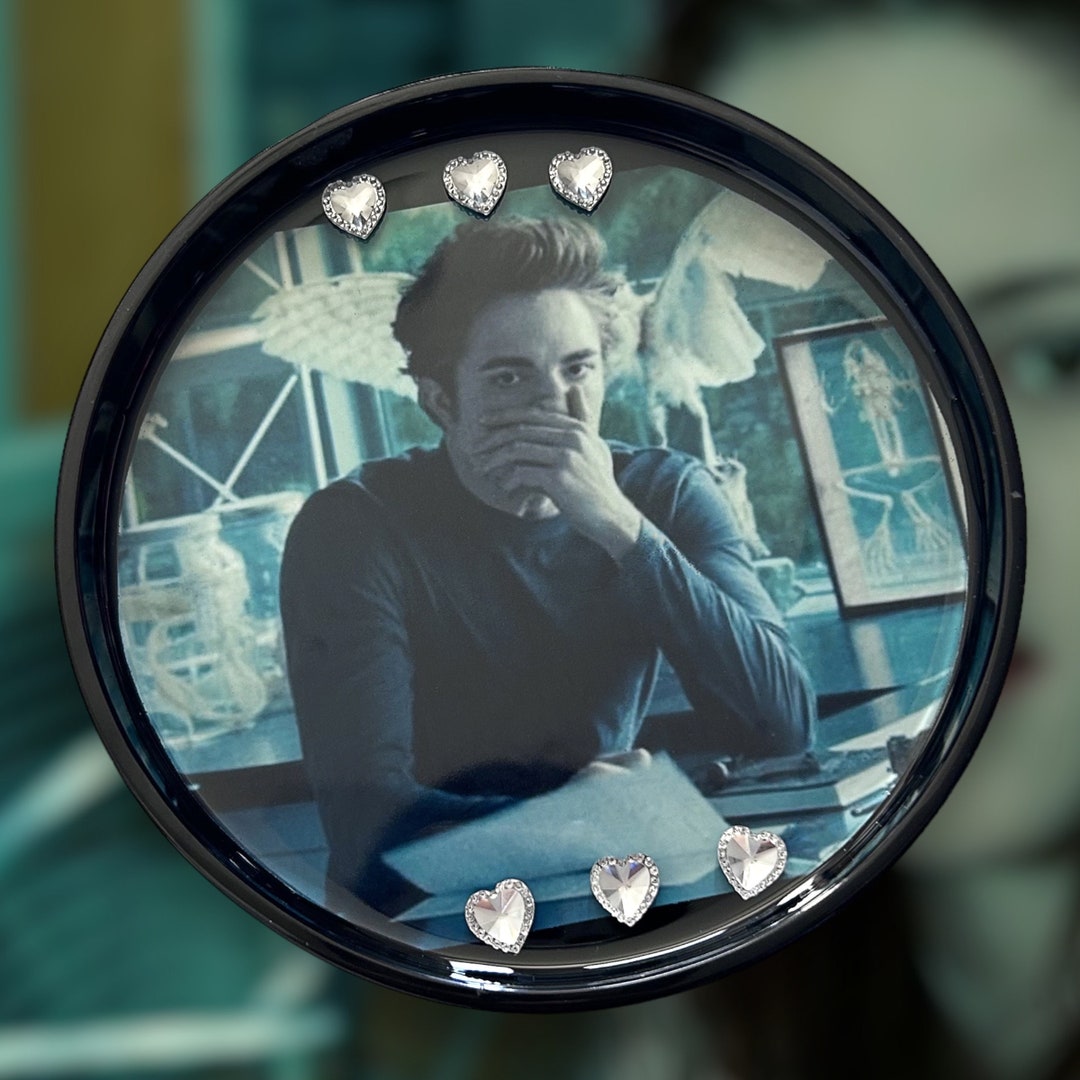 Twilight-inspired Edward Cullen Bio Class Stinky Round Resin Trinket ...