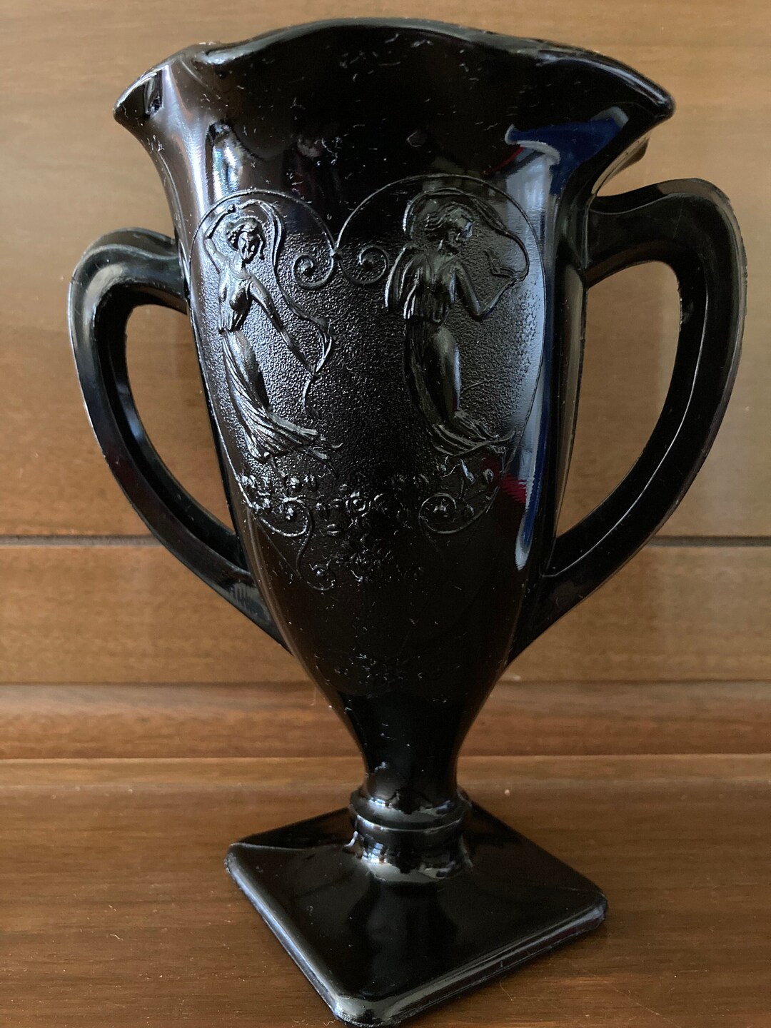 L.E. Smith Black Amethyst Trophy Shaped Vase - Etsy