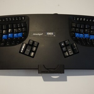 Skree Hanger - the Keyboard Display Stand That Can Hang on Your Wall ...