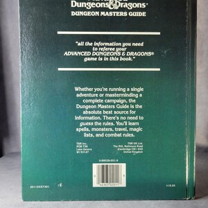 Official "advanced Dungeons and Dragons: Dungeons Masters Guide" by ...