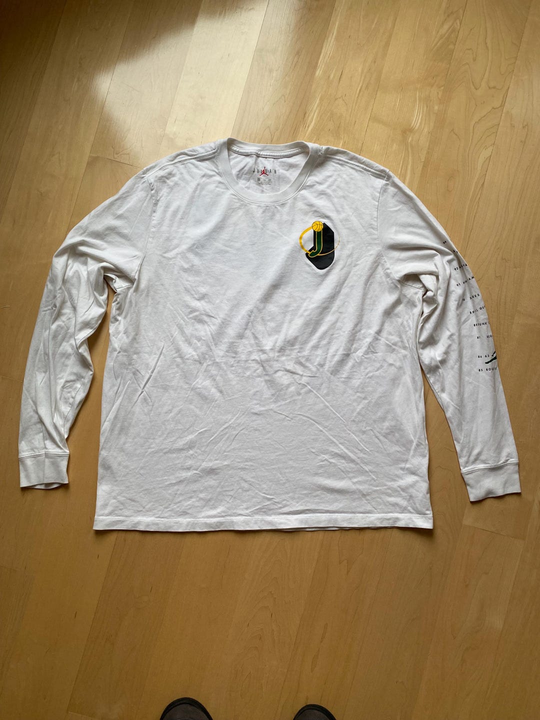 Nike Air Jordan White Long Sleeve Standard Fit Graphic T-shirt XXL 2018 ...