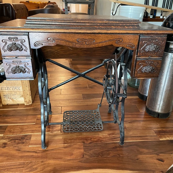 Old Sewing Machine - Etsy