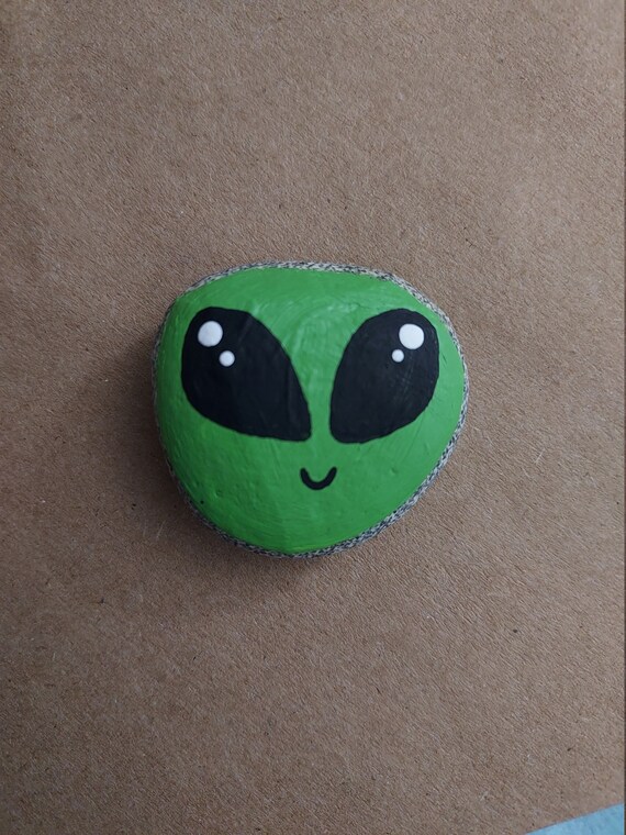 Art & Collectibles Alien Painted rock Acrylic Painting etna.com.pe