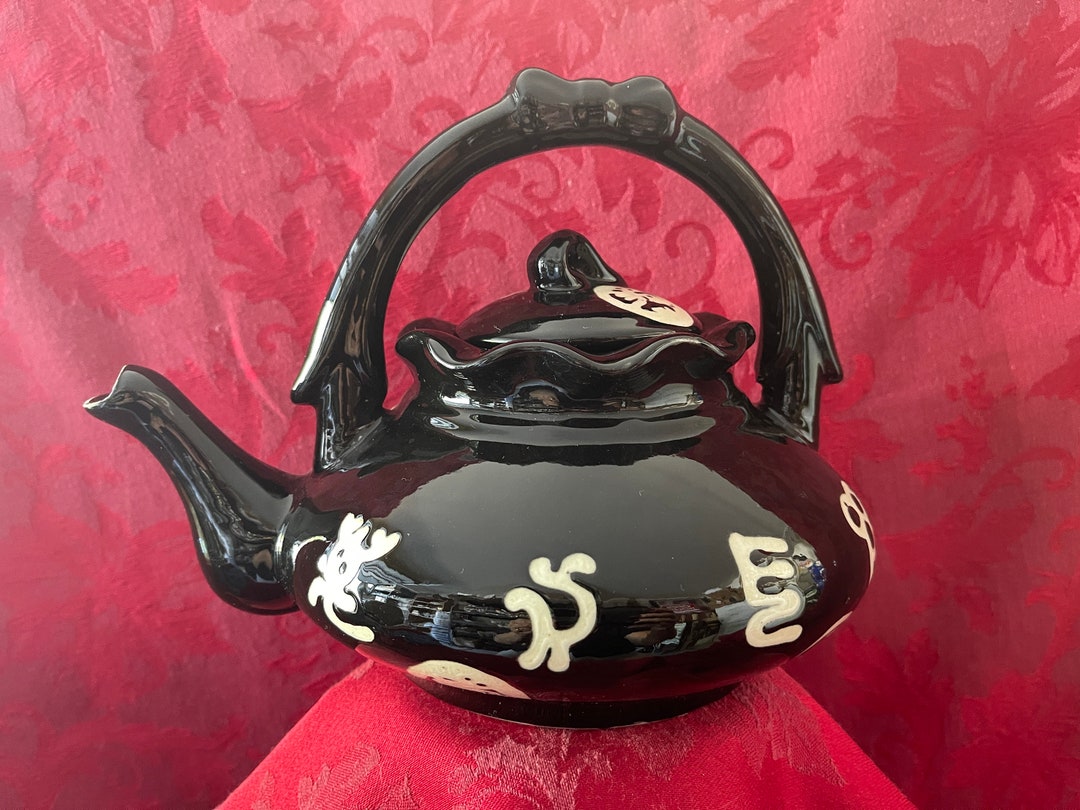 Yin Yang Porcelain Asian Style Teapot Large Ruffled Opening With a Bow ...