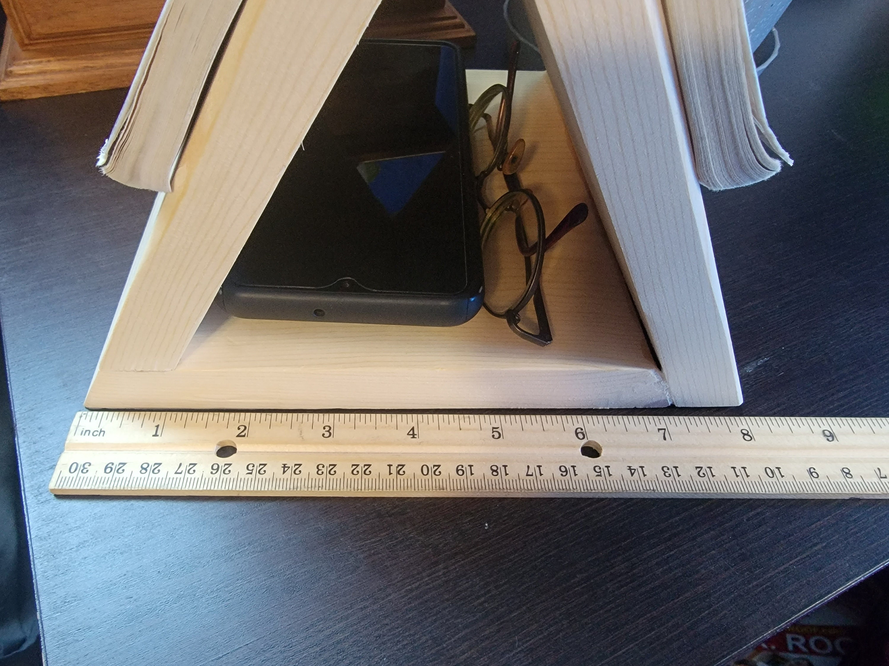 Bedside Book Nook, Book Page Holder, Triangle Book Shelf Bookmark Book ...
