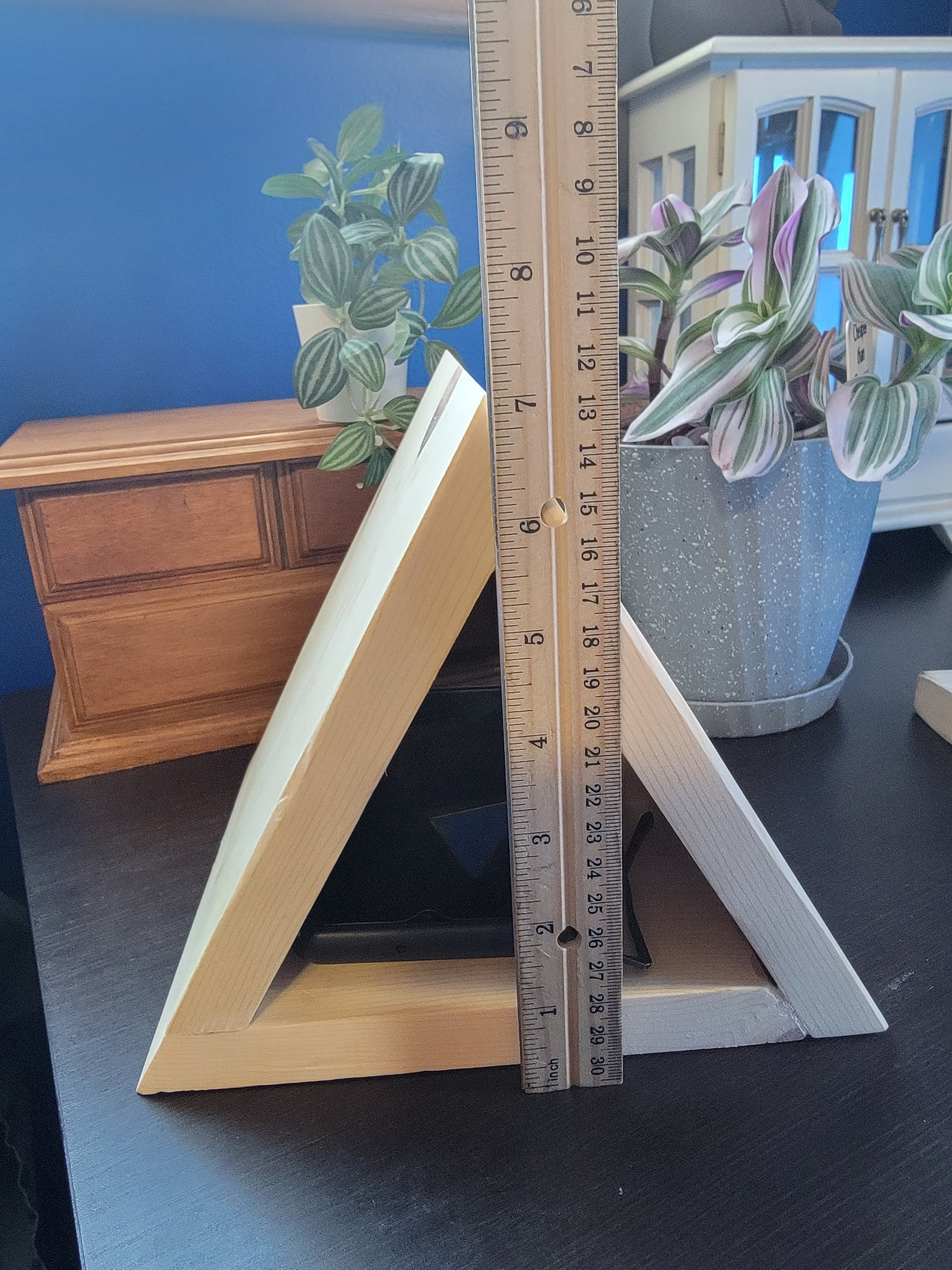 Bedside Book Nook, Book Page Holder, Triangle Book Shelf Bookmark Book ...