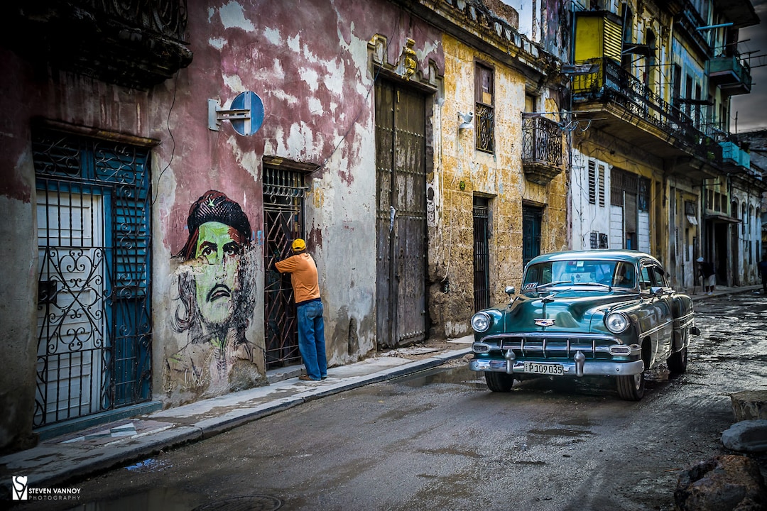 Vintage Car Cuba, Che Guevara & Classic Old Car Havana, Cuba Havana ...