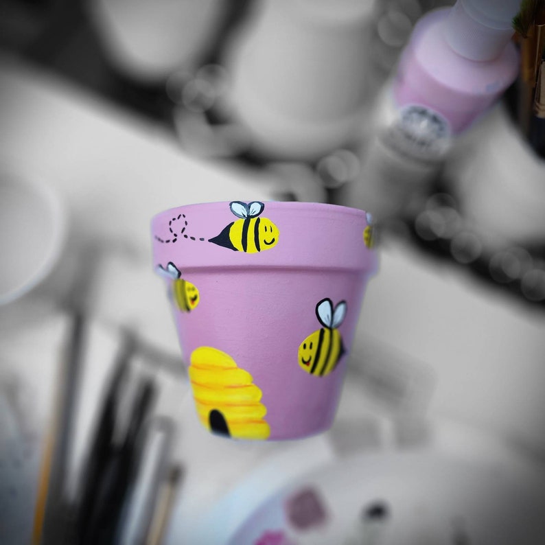 Hand Painted Bee on 4 Terracotta Pot - Etsy UK