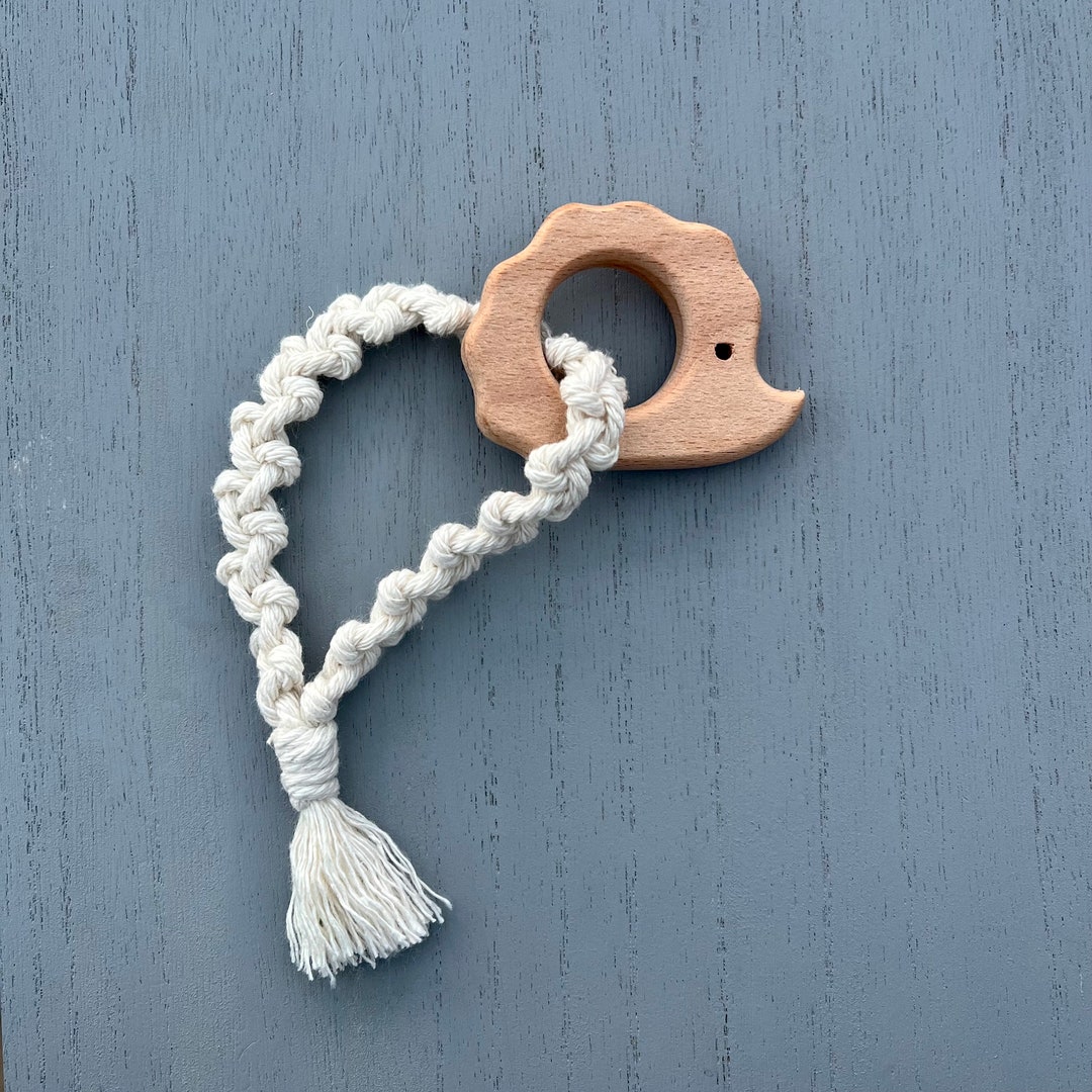 Macrame Baby Toy / Wooden Toy / Handmade / Baby Shower Gift / Natural ...