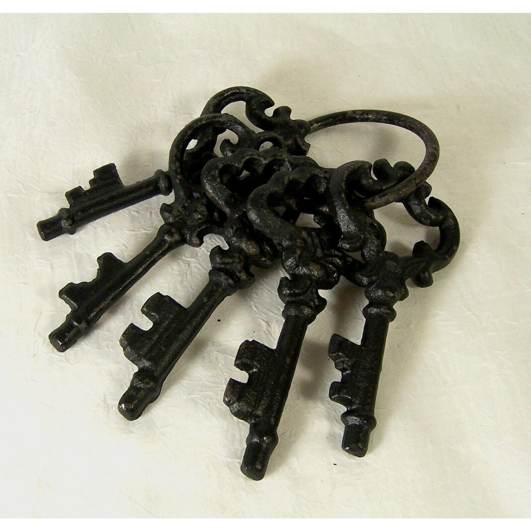 Cast Iron 5 Skeleton Key Set Soldered Ring Farmhouse Halloween - Etsy