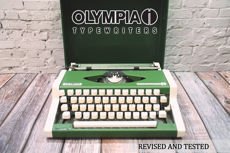 OLYMPIA TRAVELLER De LUXE Typewriter - Vintage Green Retro Style 70s - Etsy