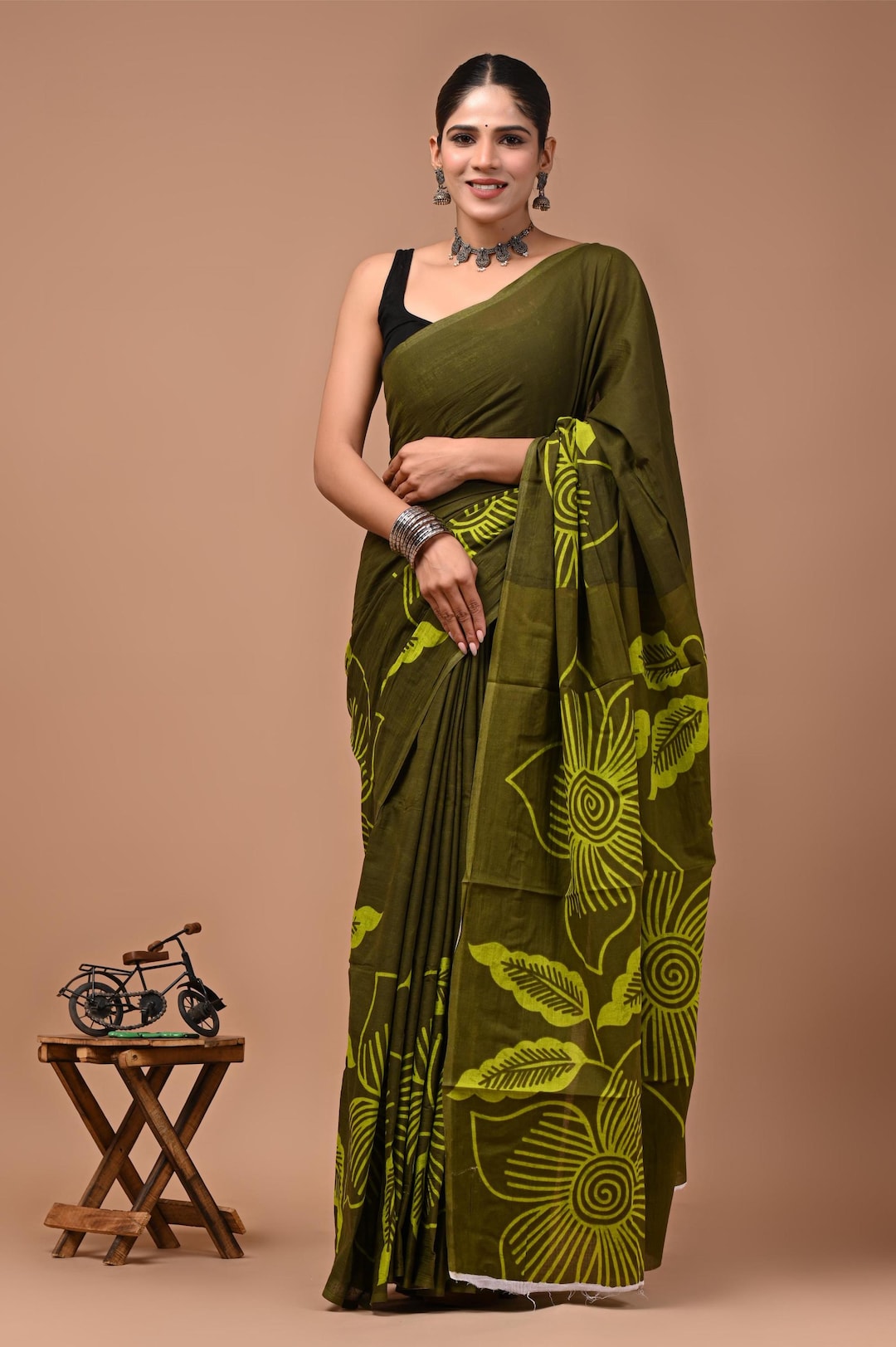 Green Cotton Saree With Unstitched Blouse : Lightweight Sari for Women ...