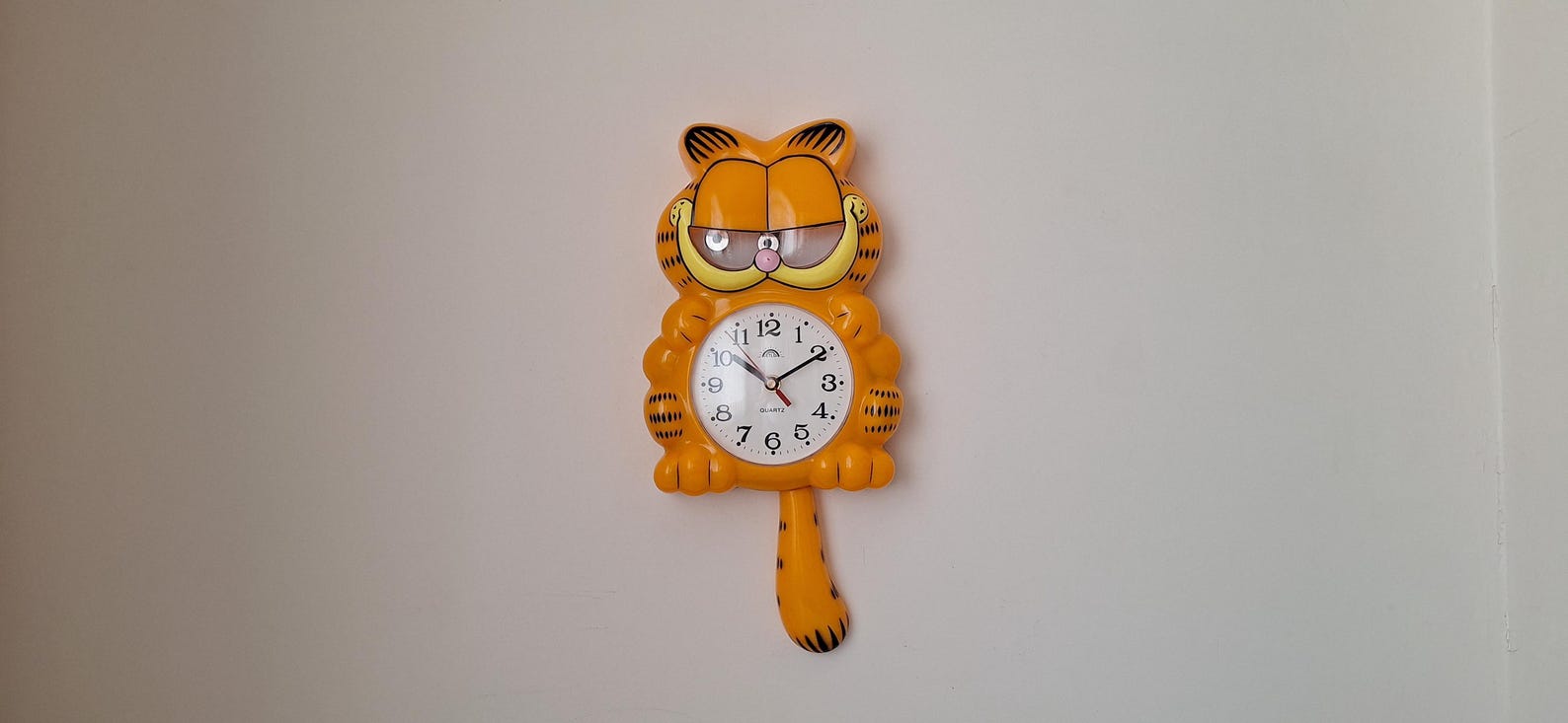 Vintage 1980s Garfield Wall Clock: Original Cartoon Decor - Etsy
