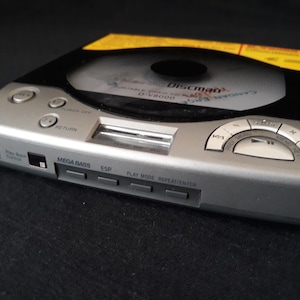 Vintage Sony Discman D-V8000 CD Player - Etsy