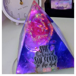 Flower Resin Pyramid Light, Epoxy Rose Pyramid, Resin Night Light - Etsy