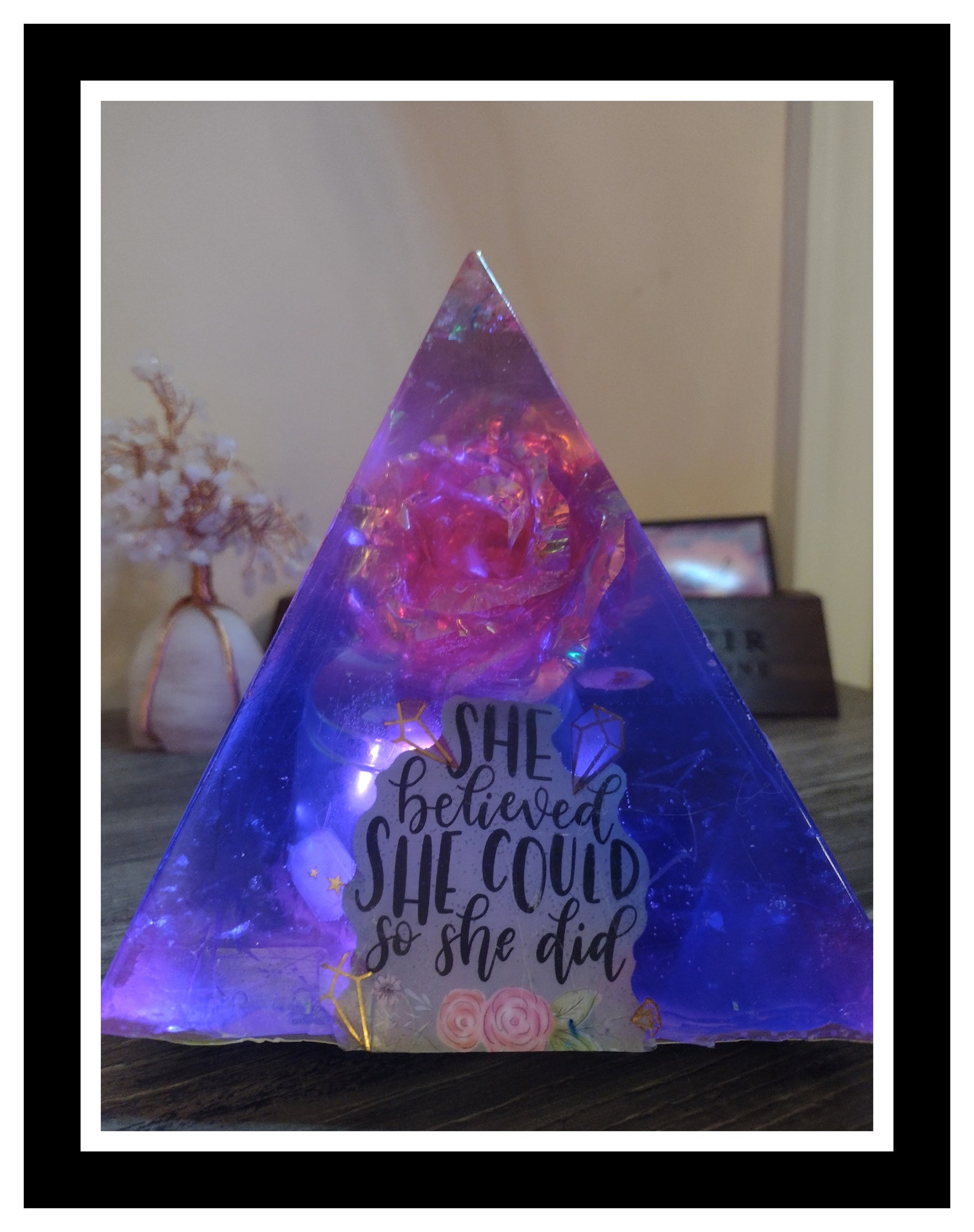 Flower Resin Pyramid Light, Epoxy Rose Pyramid, Resin Night Light - Etsy