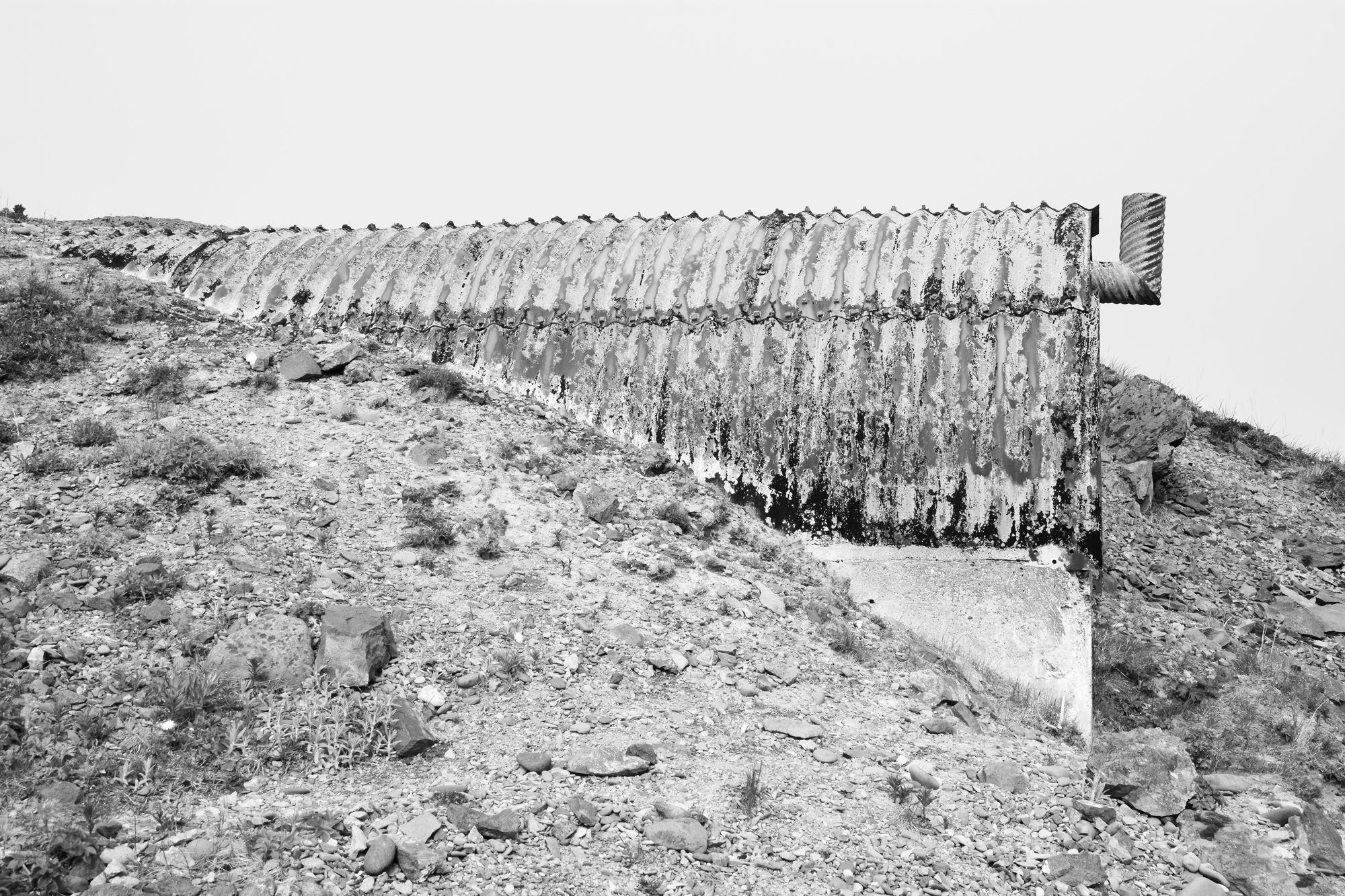Aleuten Bunker, Unalaska Island, Alaska Print, schwarz weiß Foto, Fine ...