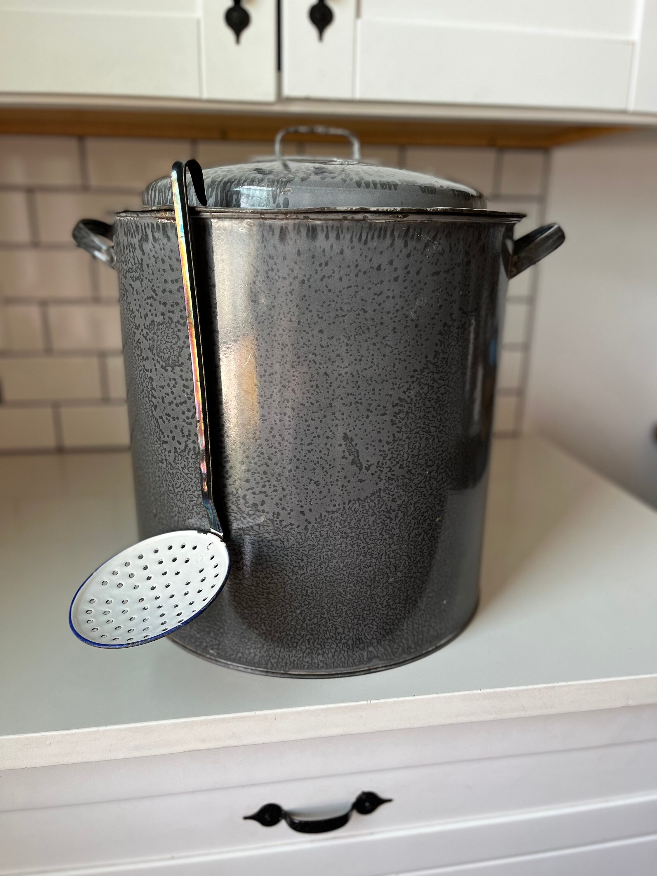 Jumbo Graniteware Lobster Pot, Pail, Container With Lid in Excellent ...