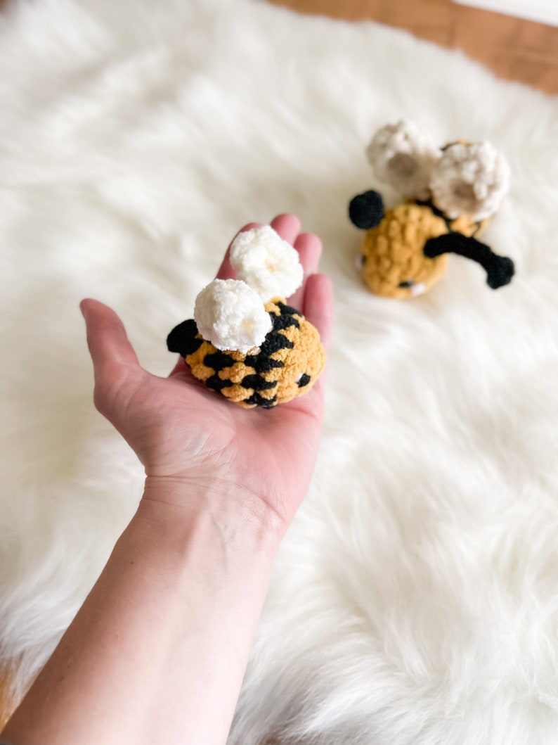 Lennox the Pocket Bee Crochet Pattern Crocheted Bee Easy - Etsy