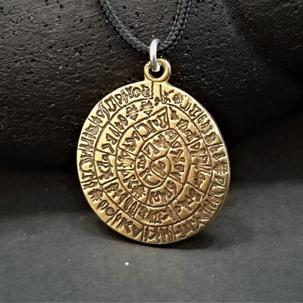 Gold Disc Necklace - Etsy