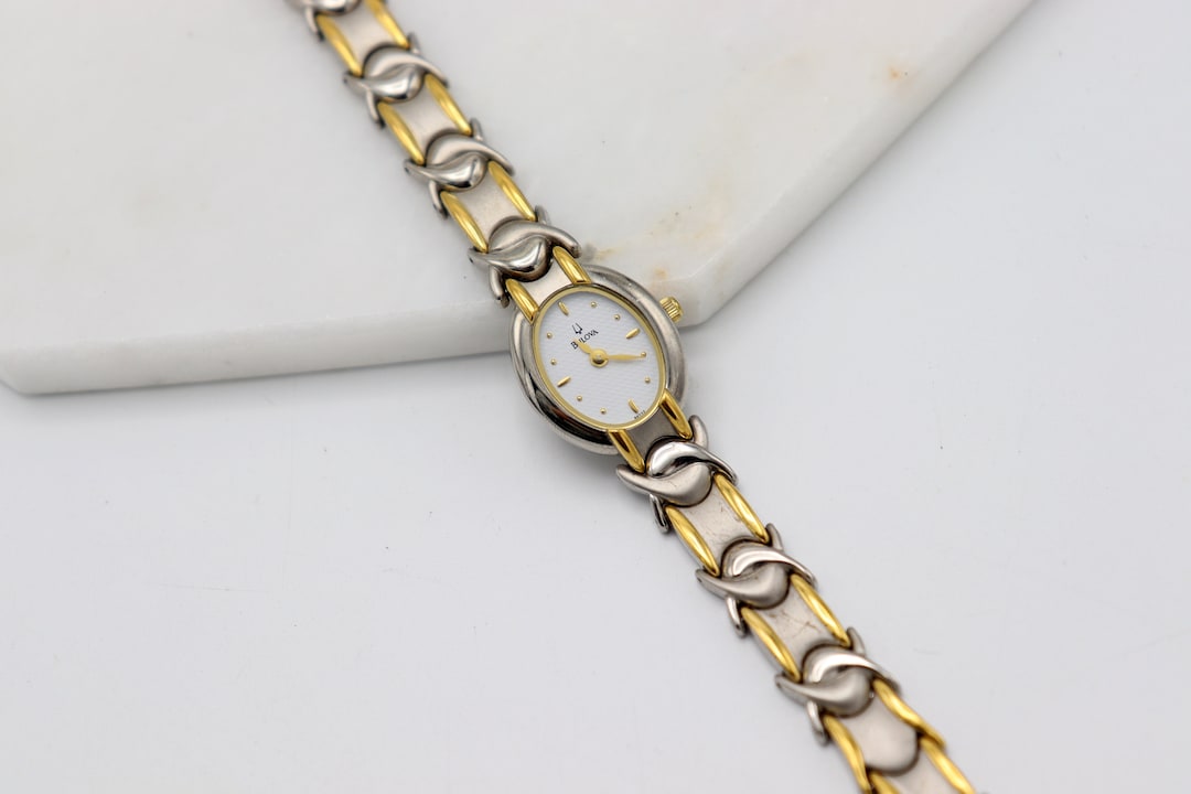 Womens Bulova Ultra Thin Slim Ultra Light Watch 98T22 New Battery ...