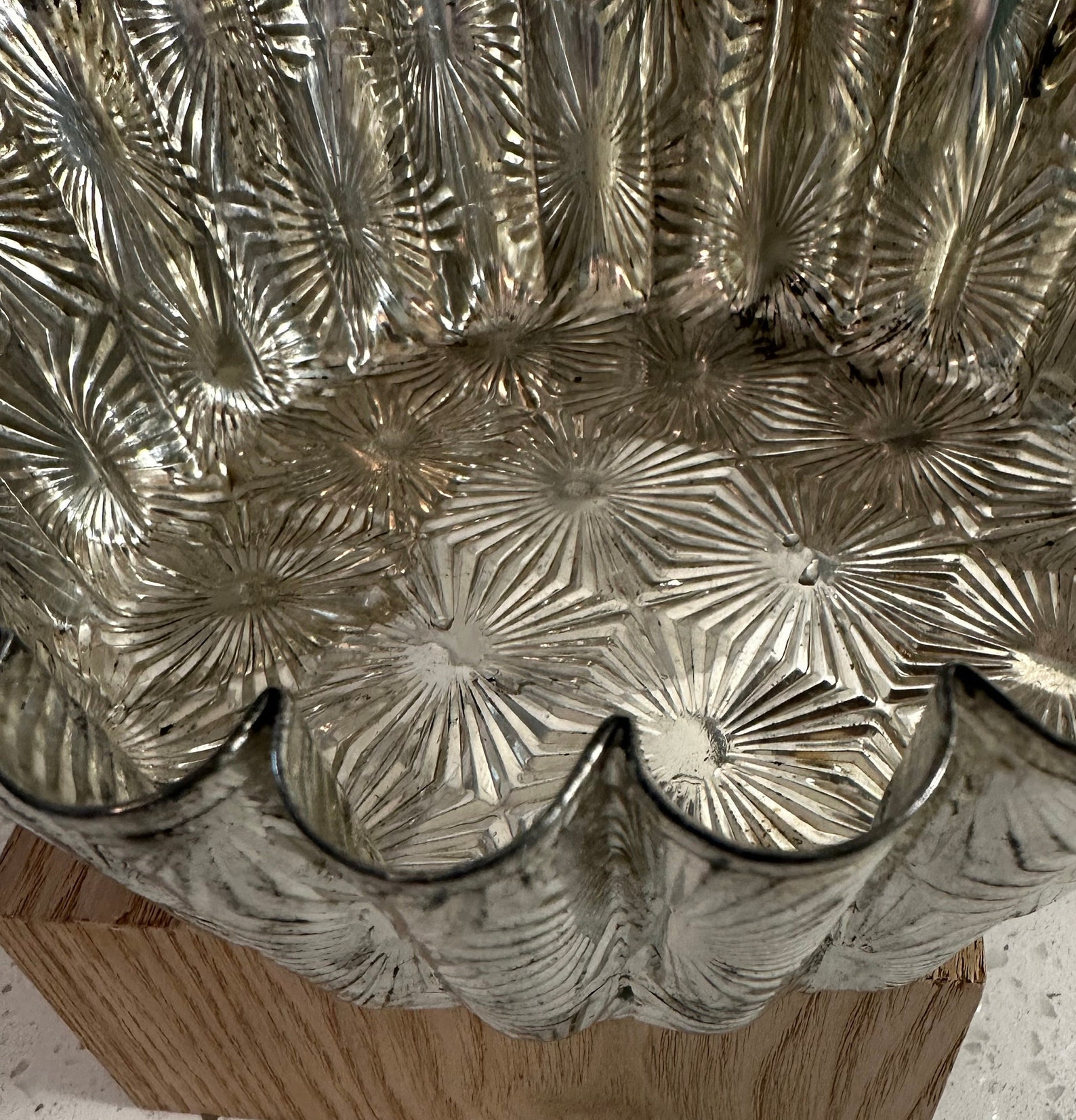 Vintage 1950s Scalloped Edge Round Cake or Gelatin Mold Baking Pan ...