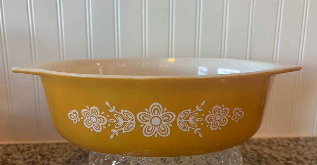 Vintage Pyrex Butterfly Gold Casserole Dish - Etsy