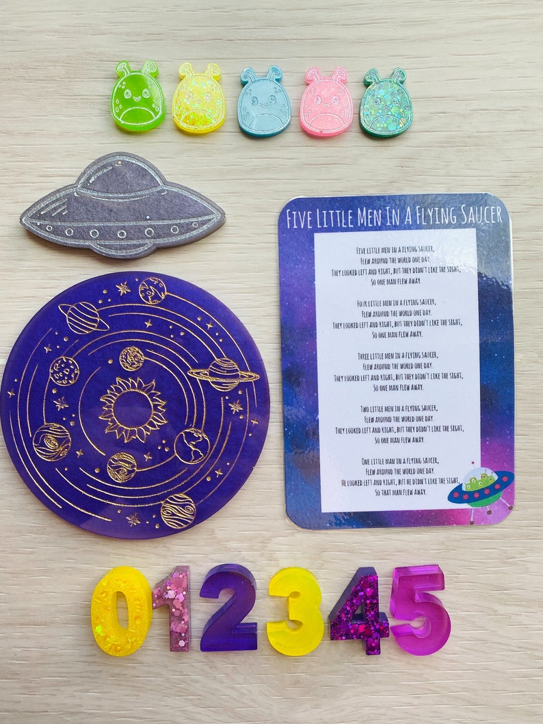 5 Little Men in A Flying Saucer Rhyme Set - Etsy UK