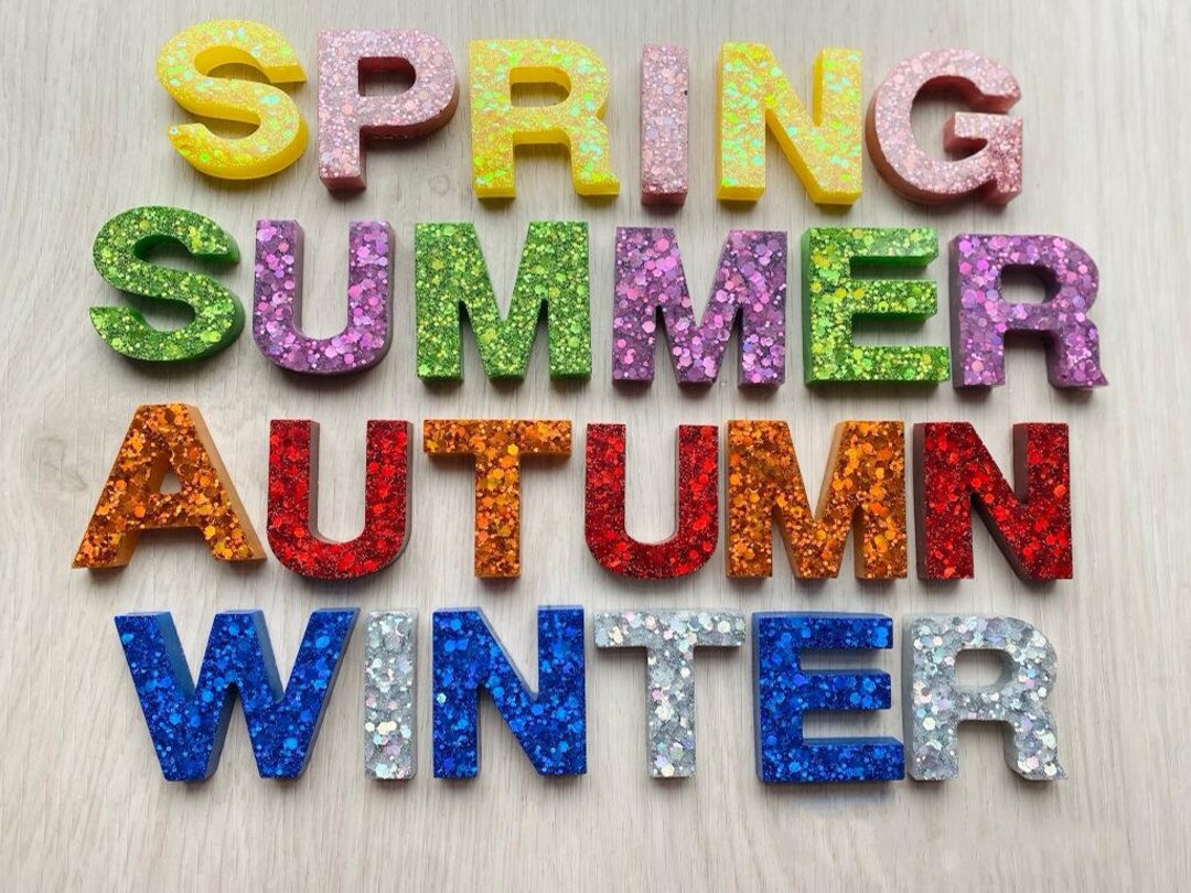 Seasonal themed resin words - Etsy Österreich