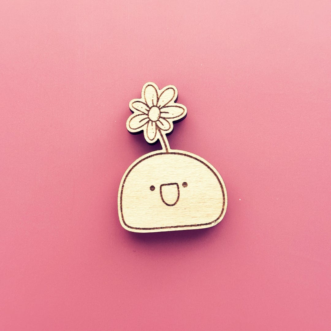 Flower Nugget Wooden Magnet: Collectible Fridge Decor, Needle Minder (1 ...