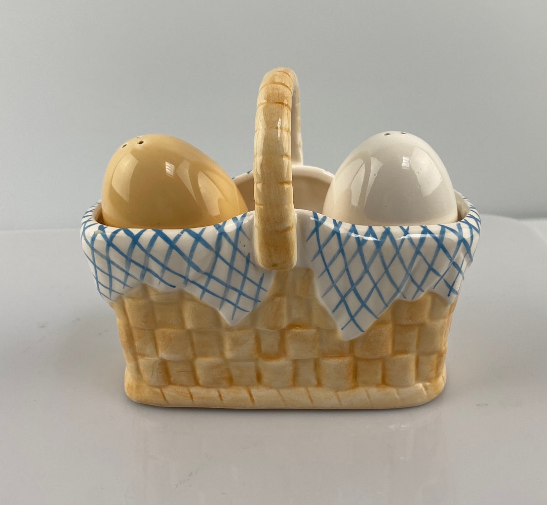 Vintage Egg Salt and Pepper Shakers in Woven Basket: Farmhouse Decor - Etsy