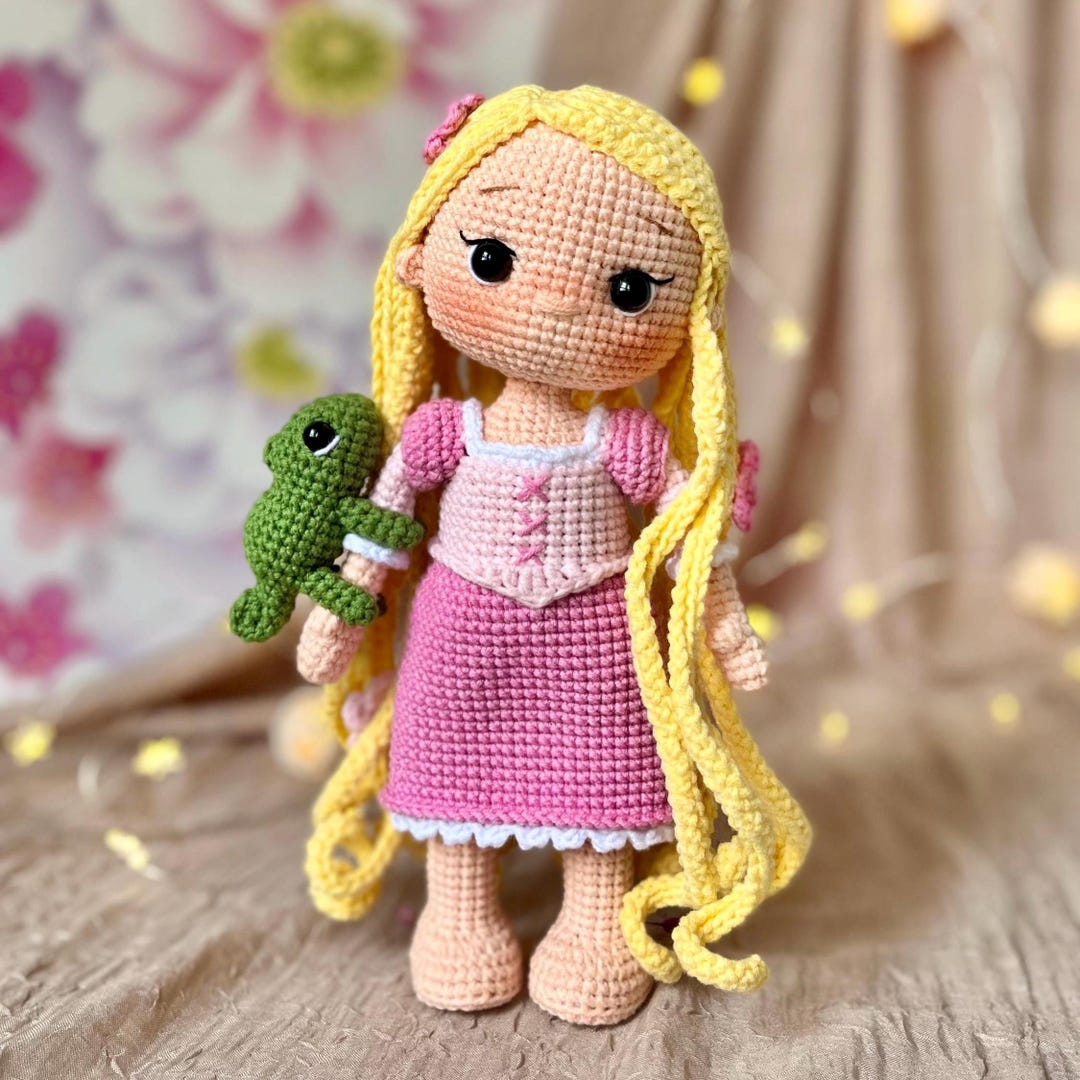 Handmade Crochet Cute Princess Rapunzel | Lizard Pascal | Crochet ...