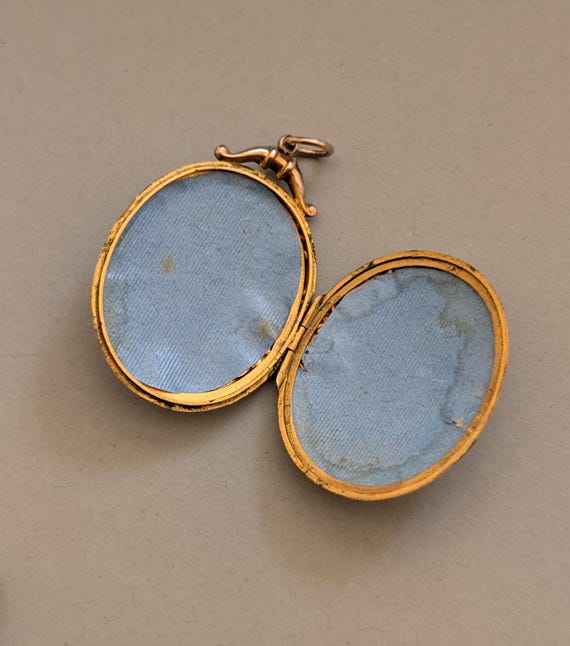 Large Victorian 9ct gold locket with pearls and ruby … - Gem