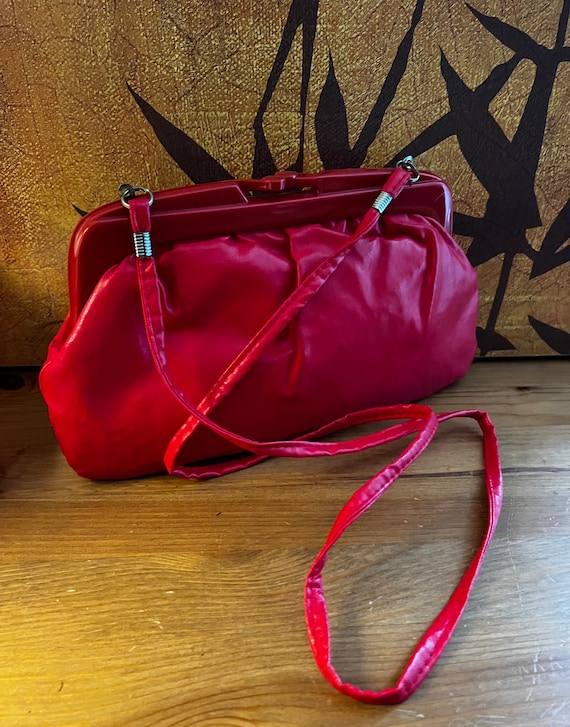 Red Vinyl Vintage Clutch Shoulder Bag - Gem