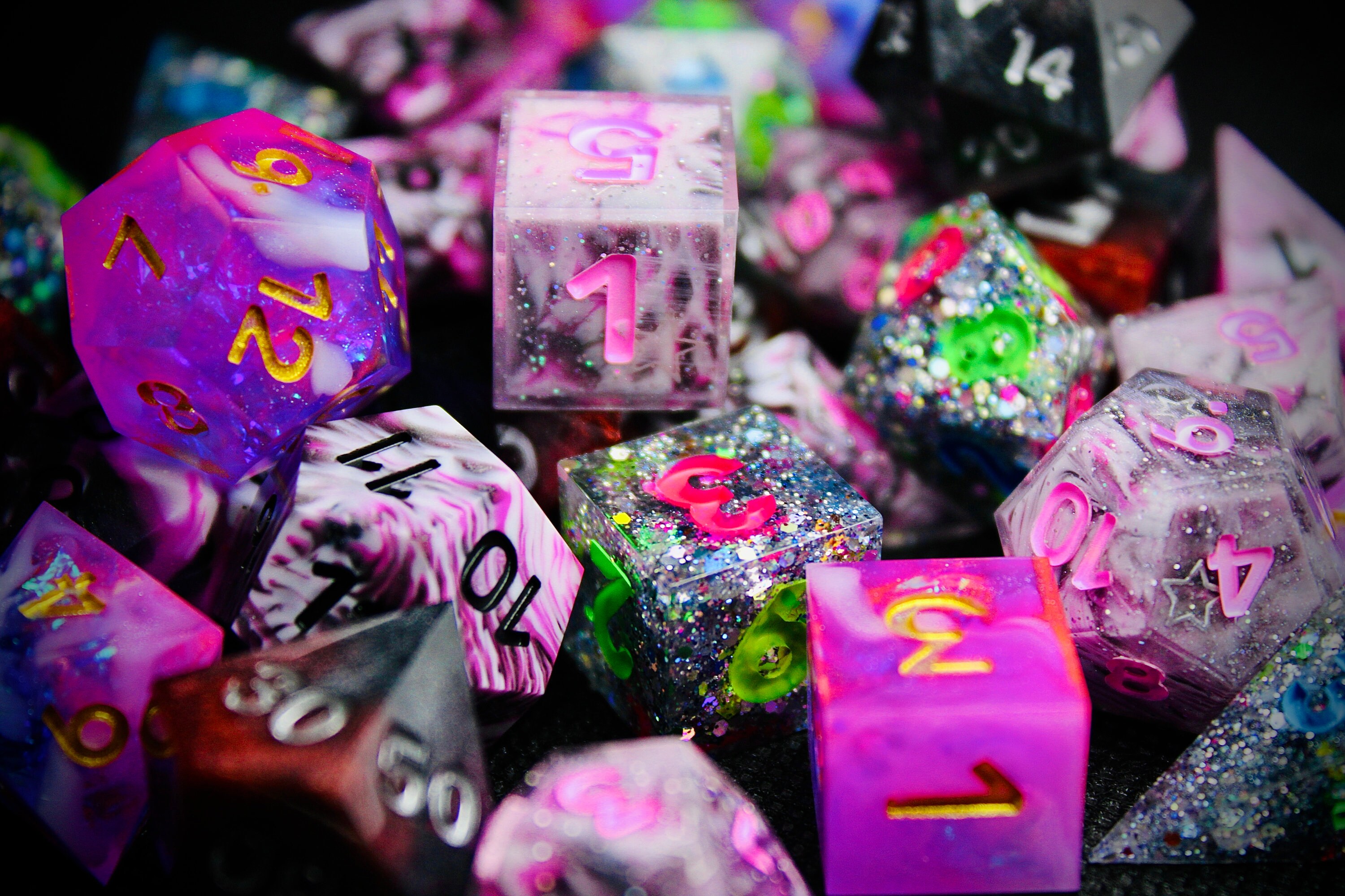 Custom Dice DEPOSIT- Glitter Shimmer Customizable Sharp Edge Teardrop ...