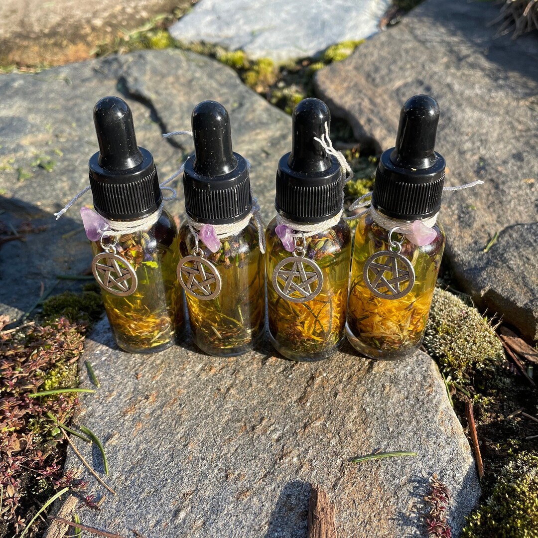 Protection Oil | Spell Oil | Anointing Oil - Etsy