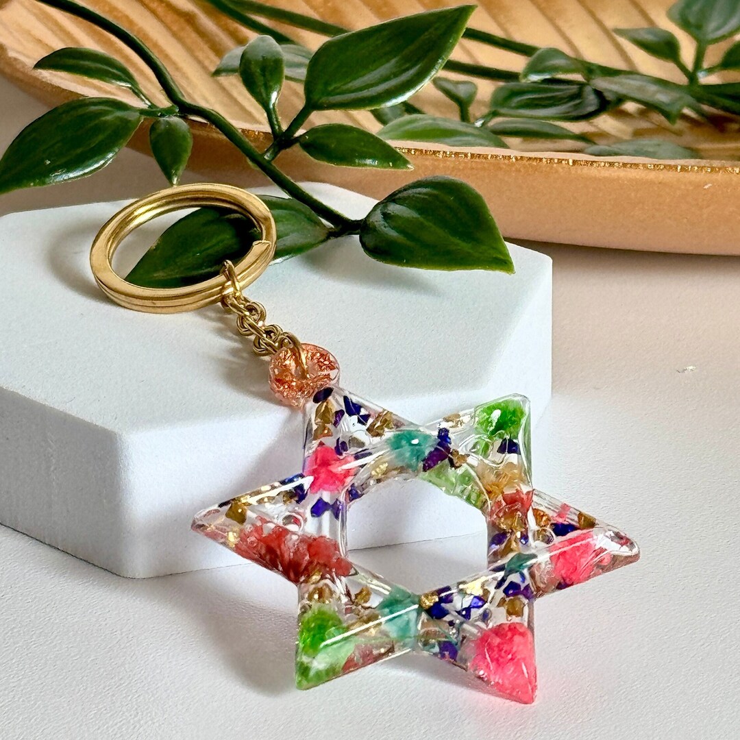 Star of David Keychain: Cutom Handmade Magen David Keychain With Resin ...