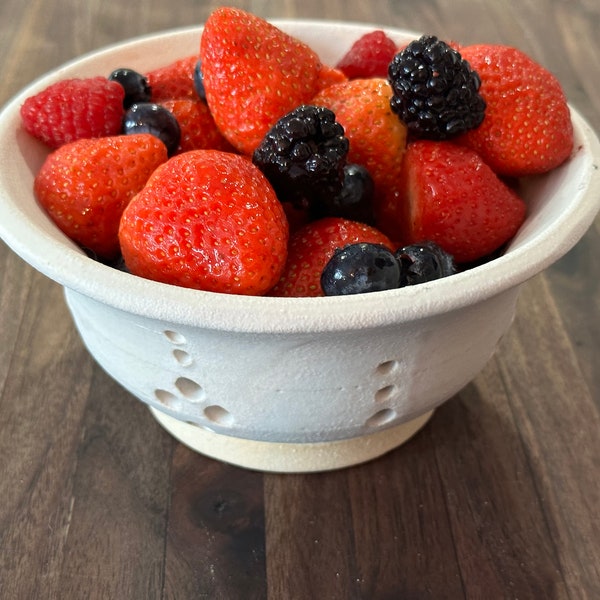 Ceramic Berry Bowls - Etsy
