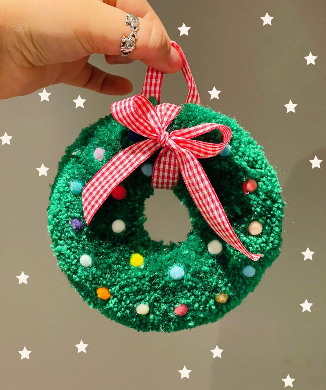 Tufted Christmas Holly Wreath - Etsy