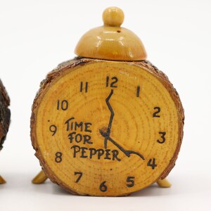 Vintage Wooden Clock Souvenir Salt & Pepper Shakers - Cheboygan, MI ...
