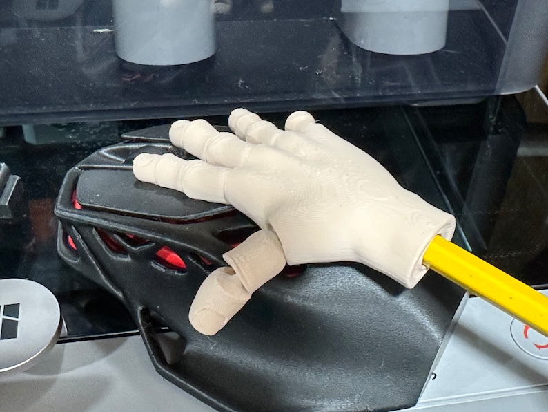 3D Printed Articulated Hand Pencil Toppers Skeleton & Regular Hands - Etsy