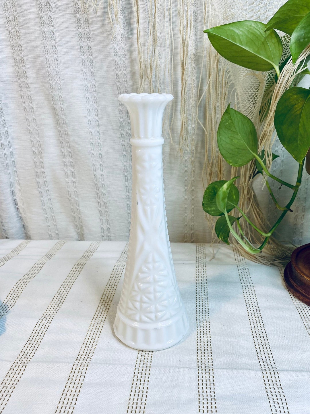 Vintage 1940s Art Deco Style Milk Glass Vase With Unique Details - Etsy
