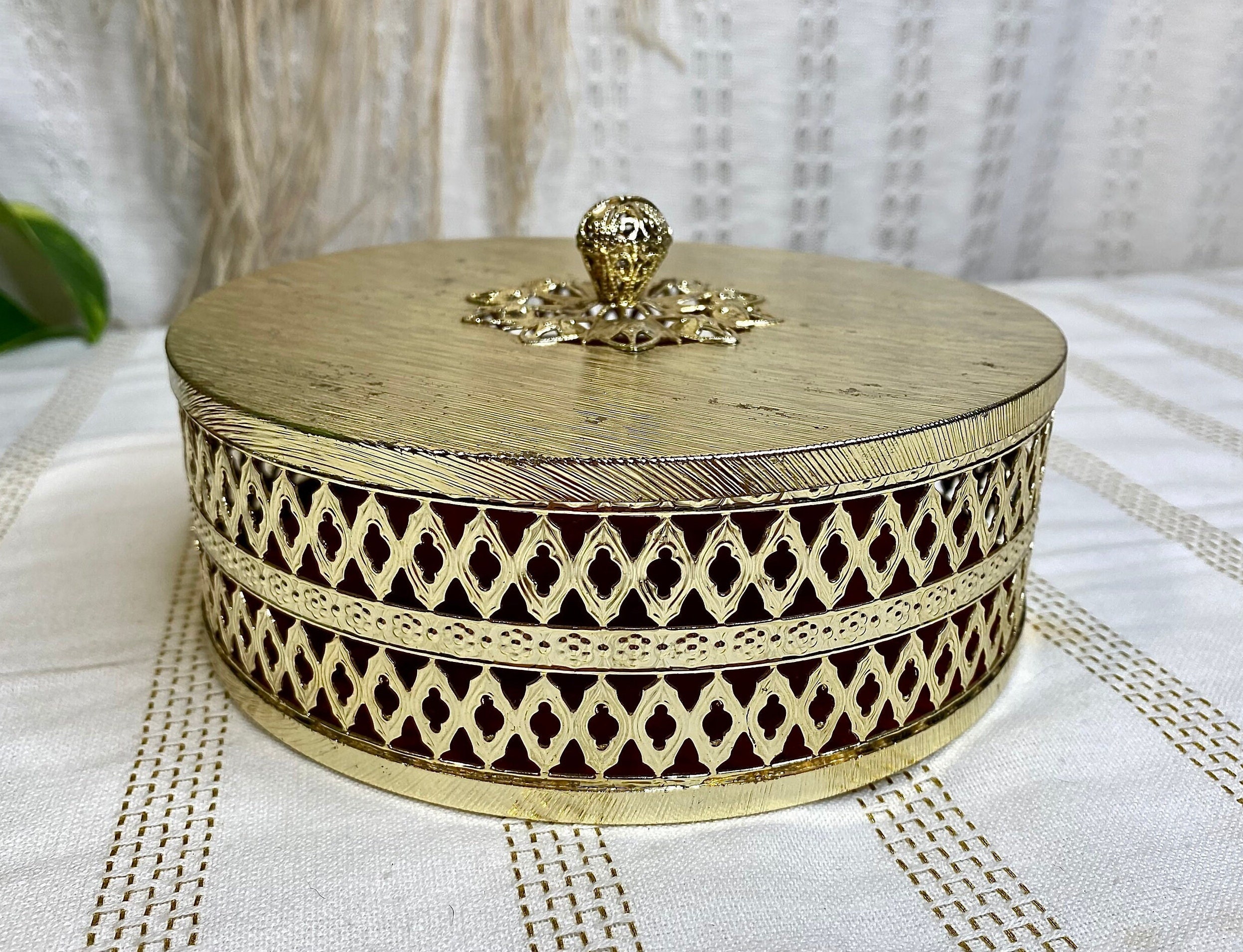 Vintage Round Gold Metal Container With Lid, Trinket Box, Jewelry Box ...