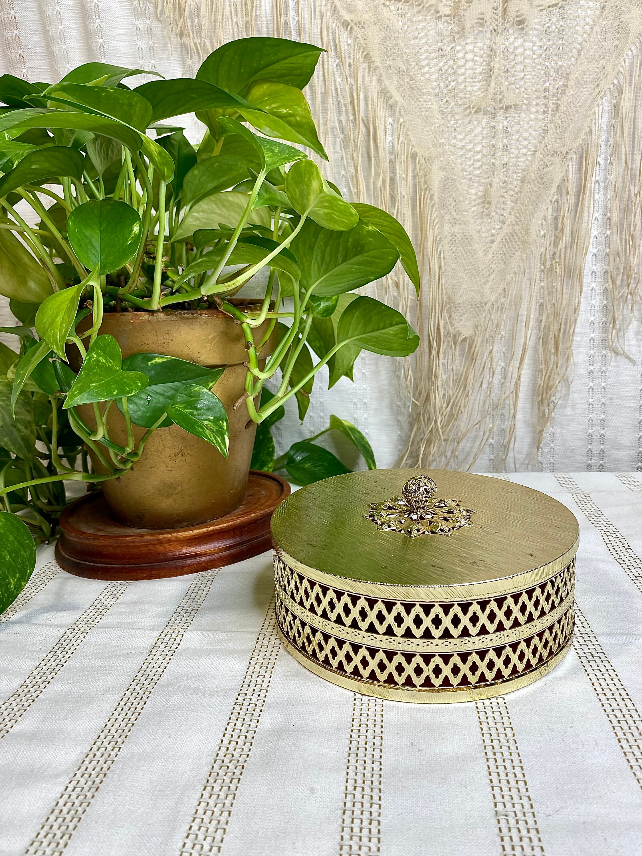 Vintage Round Gold Metal Container With Lid, Trinket Box, Jewelry Box ...