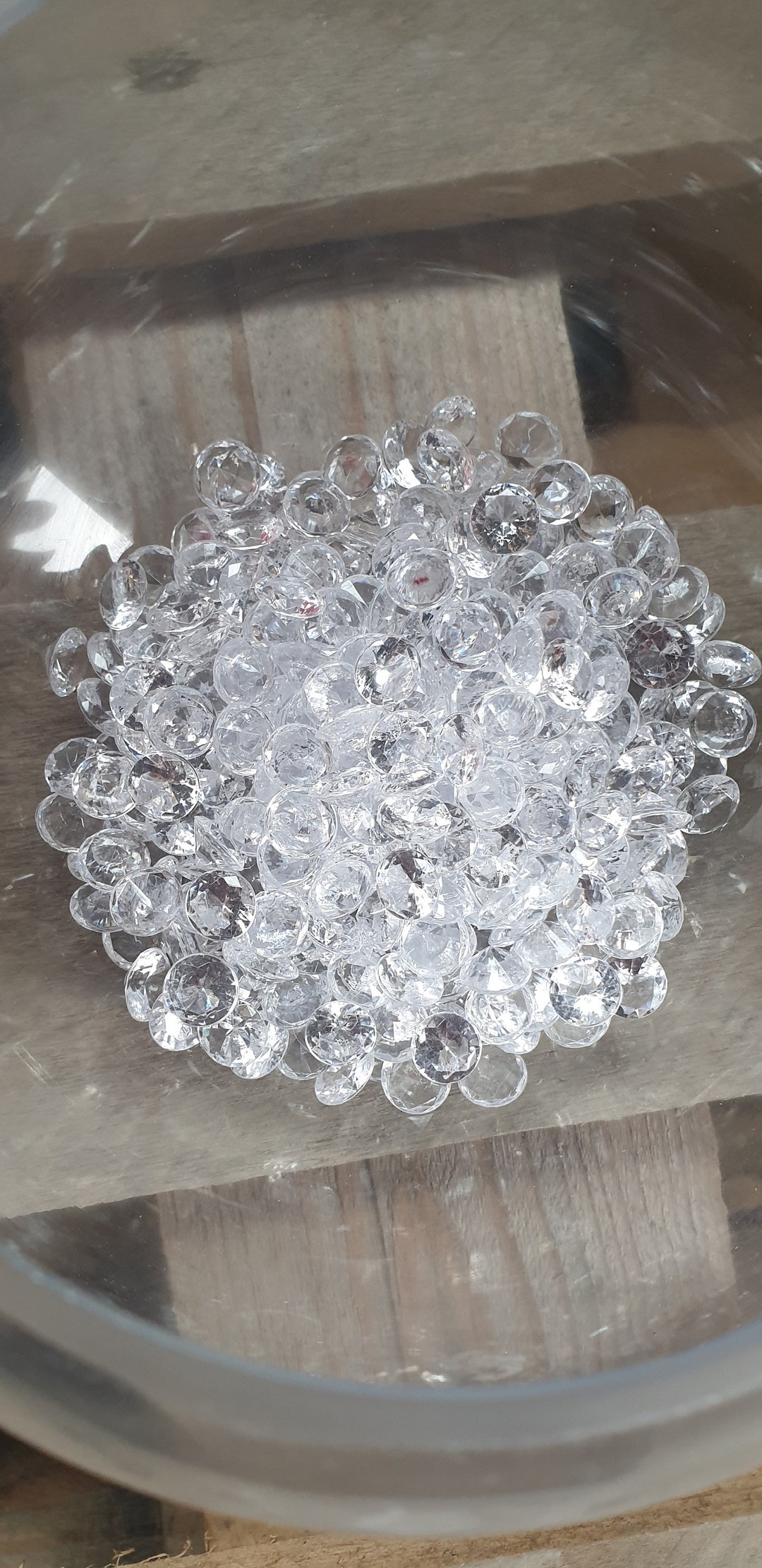 1cm Acrylic Faceted Diamond Shape Scatter Gems for Centre Pieces Table ...