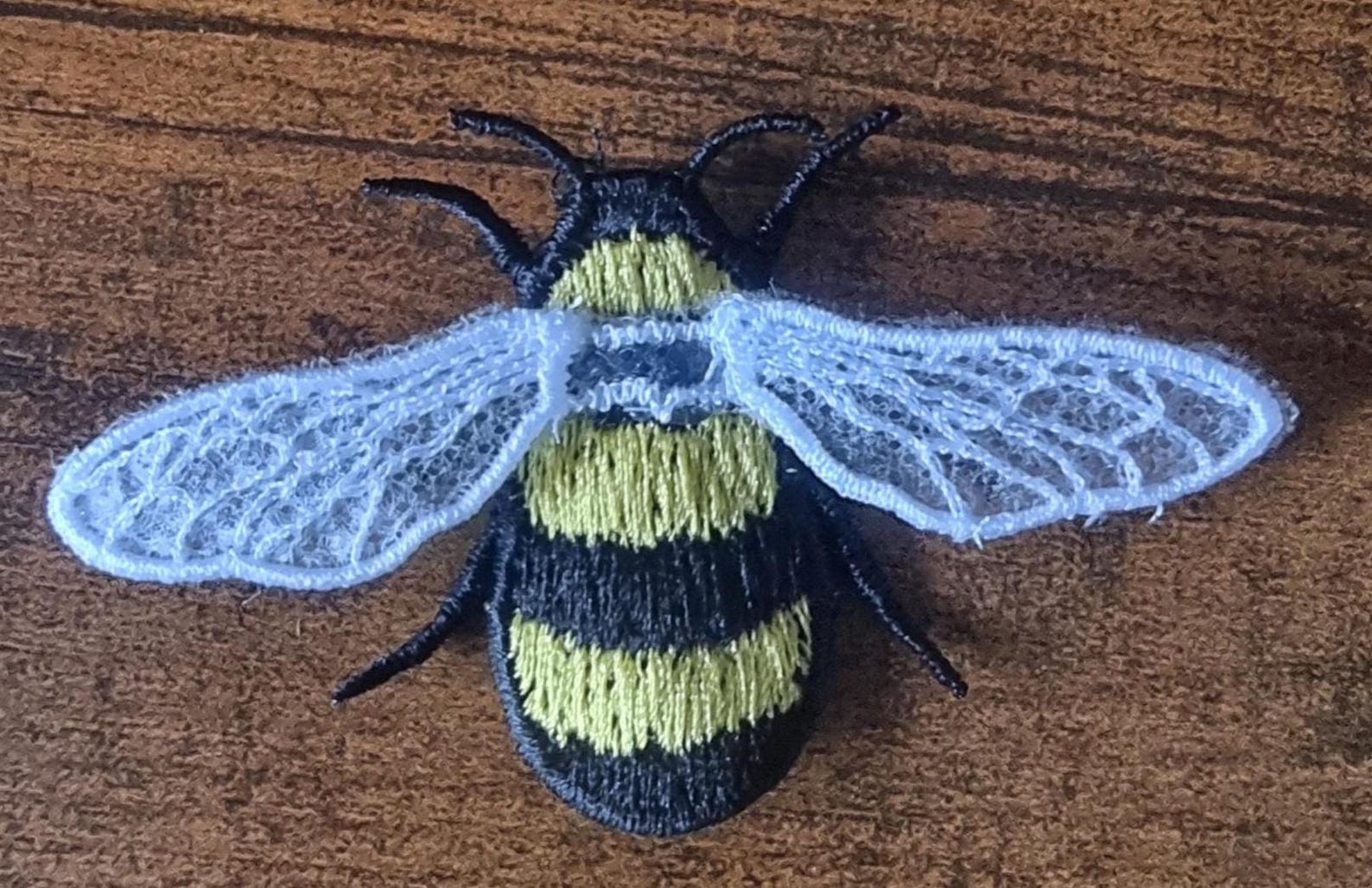Bumble Bee Embellishment - Embroidered FSL - Freestanding Lace 4.47 Cm ...