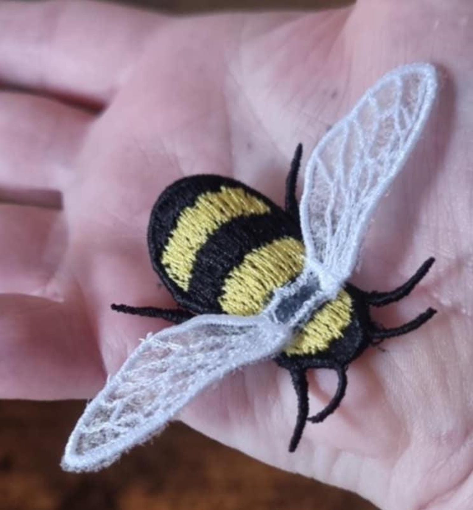 Bumble Bee Embellishment - Embroidered FSL - Freestanding Lace 4.47 Cm ...