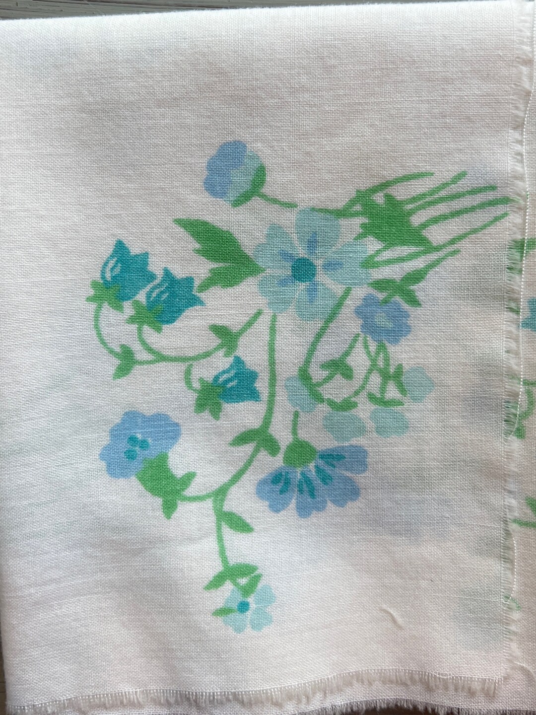 Vintage Floral Sheet Fat Quarter: Blue Flowers, Sewing & Craft Fabric ...