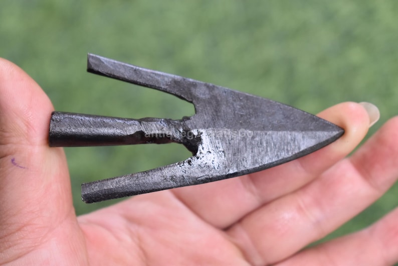 Handcrafted Viking-style Iron Arrowhead Replicas – Medieval Decorative ...